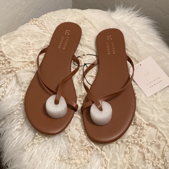 LC Lauren Conrad | Shoes | Lauren Conrad Pumice Cross Toe Thong Sandal ...